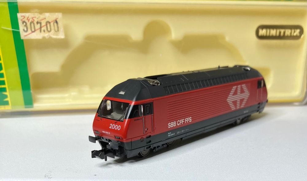 SBB Re460 Minitrix rot Top Zustand mit OVP (Gebraucht) in Dompierre VD ...