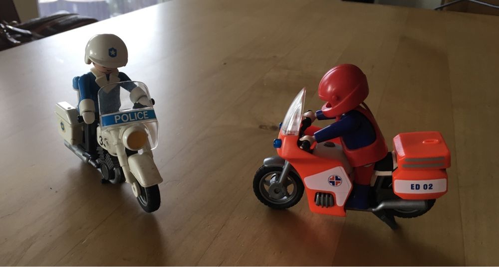 2 Playmobil Motorräder Polizei und Sanität | Kaufen auf Ricardo