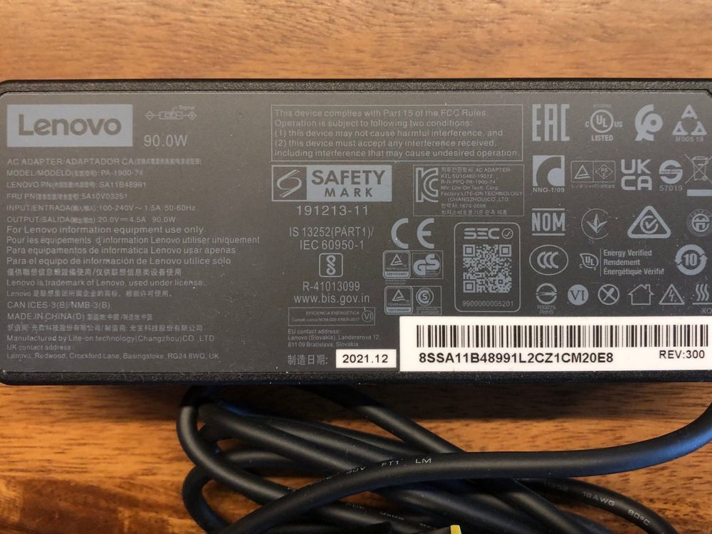 Lenovo Notebook AC Adapter Ladegerät 90W, 20V | Kaufen auf Ricardo