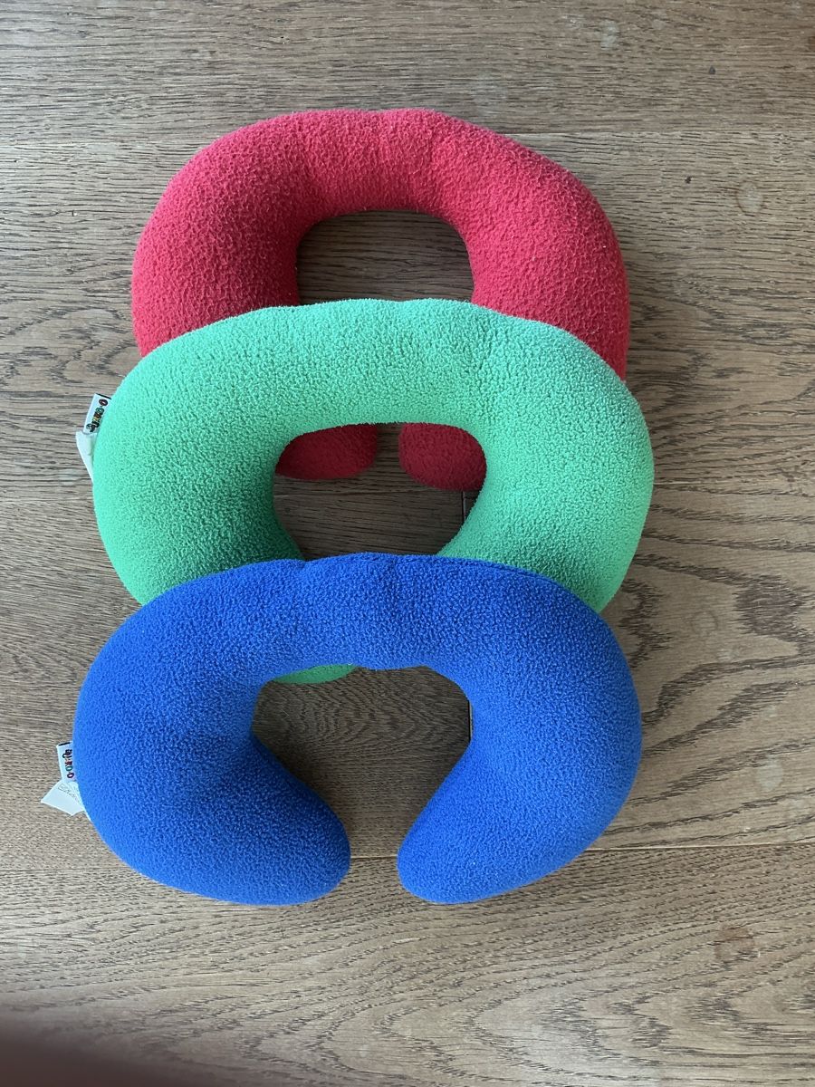 3 farbige Nackenpolster für Kinder für die Reise von Jako-o (Gebraucht ...