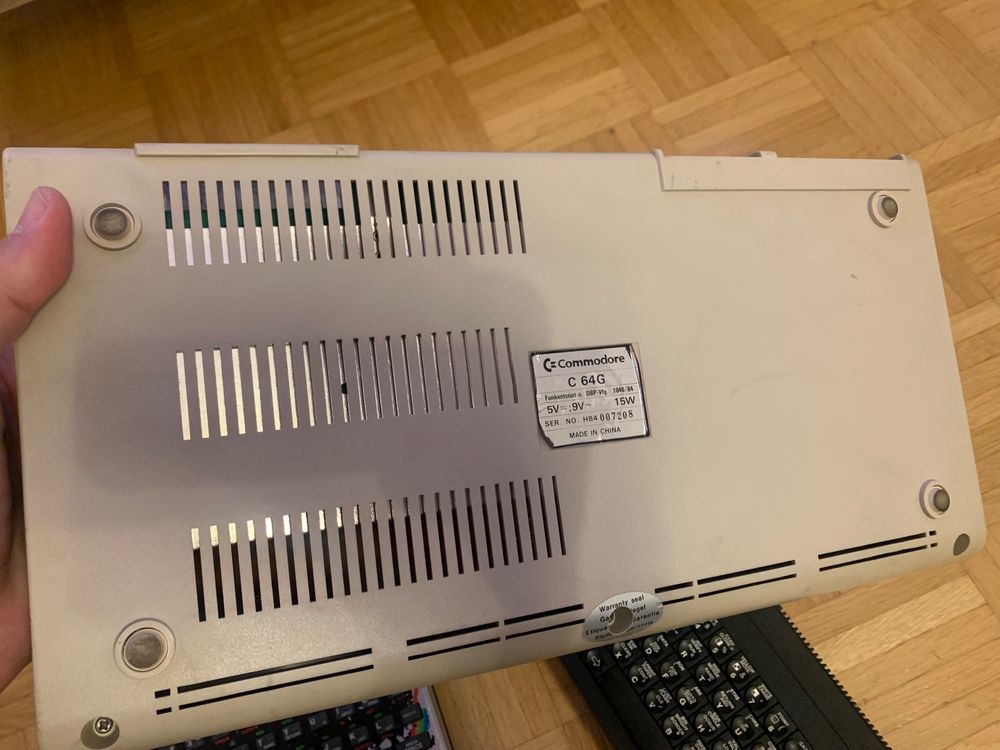 Commodore 64, ZX Spectrum (Defekt) in Basel für CHF 200 – mit Lieferung ...