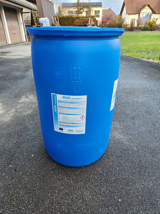 Blaues Fass 200 Liter Kunststoff!! (Gebraucht) in Farnern für CHF 5 ...