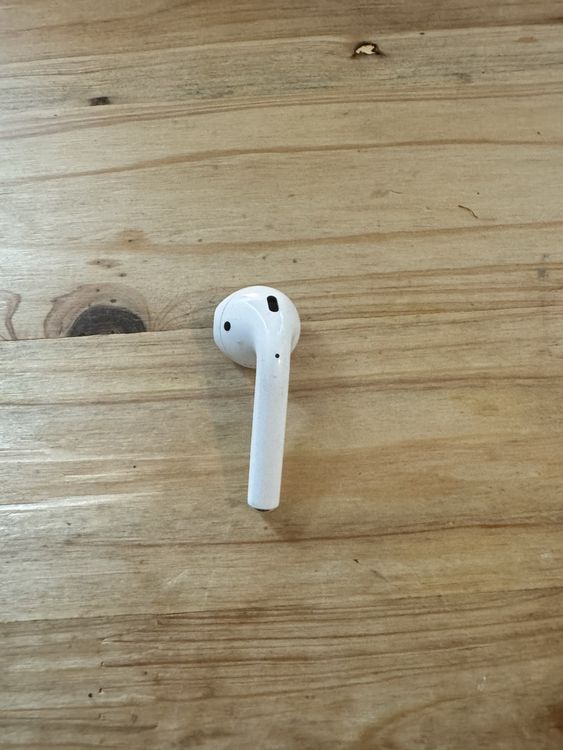 AirPod 1st Gen. / Left Side (Gebraucht) in La Neuveville für CHF 5 ...
