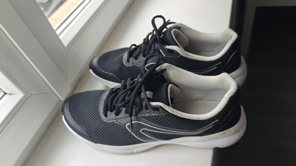 Decathlon running shoes - Black color 42 (Gebraucht) in Vevey für CHF ...