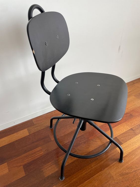 Schwarzer Drehstuhl, höhenverstellbar (Gebraucht) in Ebmatingen für CHF 1 – nur Abholung auf ...
