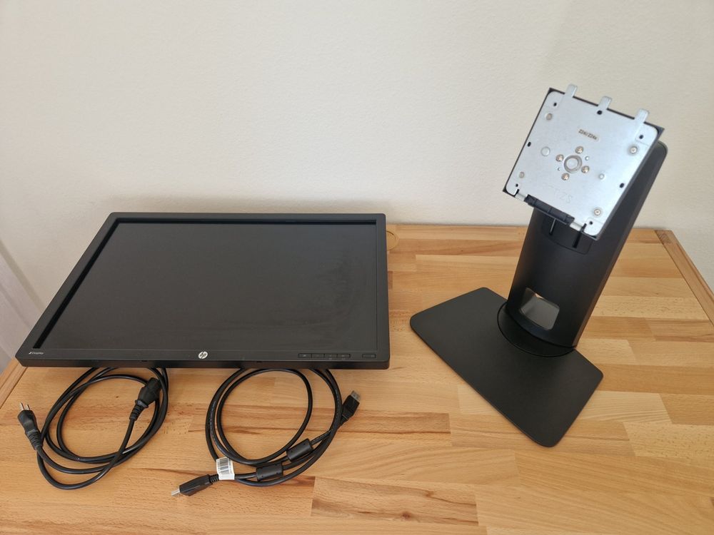 HP Display Z24i (Gebraucht) in Zug für CHF 1 – nur Abholung auf Ricardo ...
