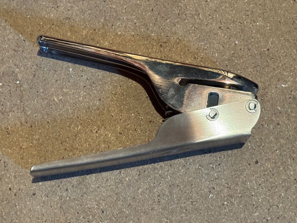 Pickmaster Plektrum-Stanzer - Make your own Picks! (Gebraucht) in ...