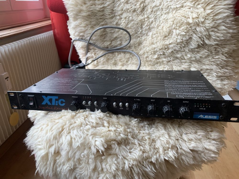 Alesis XTc Digital Reverb Effect Processor (Gebraucht) in St.Gallen für ...