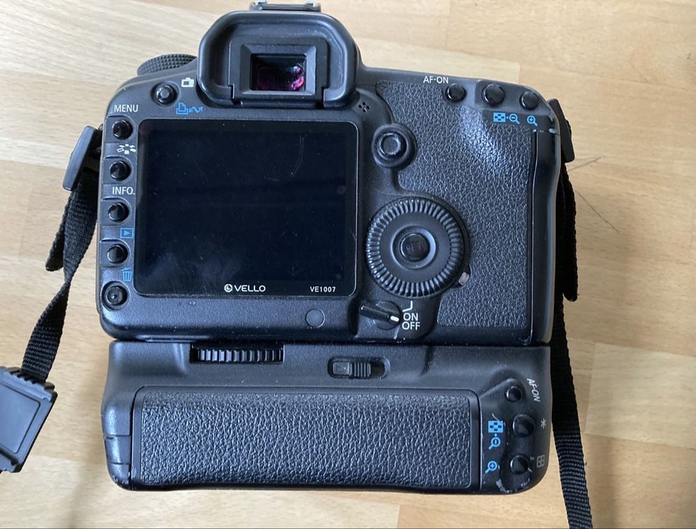 Canon EOS 5D Mark II with battery grip (Gebraucht) in Erlenbach ZH für ...