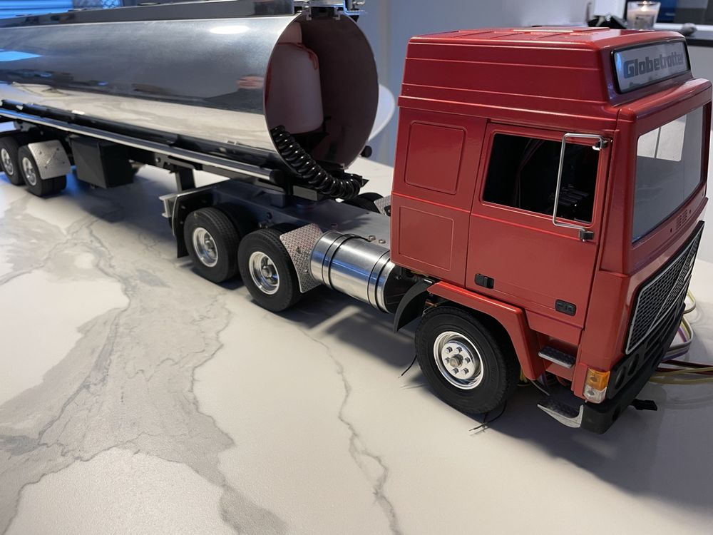 Wedico Volvo Lastwagen mit Tankauflieger (Neu (gemäss Beschreibung)) in ...