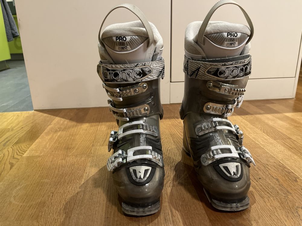 Atomic Skischuhe, Grösse 25/25.5, für die Piste!⛷️🎿 (50) (Gebraucht) in ...