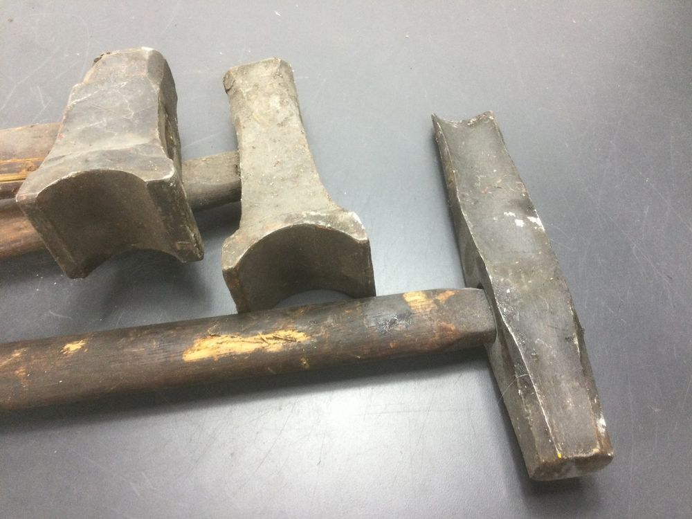 Verschiedene alte Schmiedehämmer Holz Stiele defekt (Gebraucht) in ...