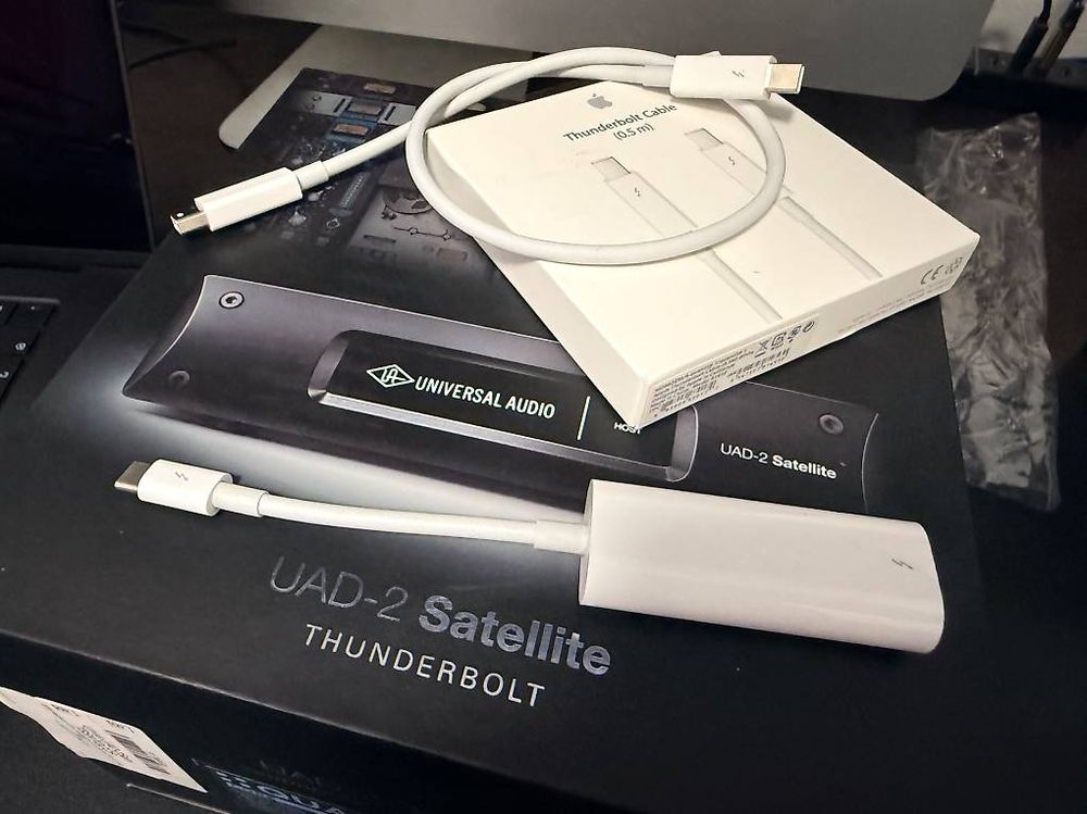 UAD-2 Satellite Thunderbolt Quad Core + PLUG-INs (Gebraucht) in Solduno ...