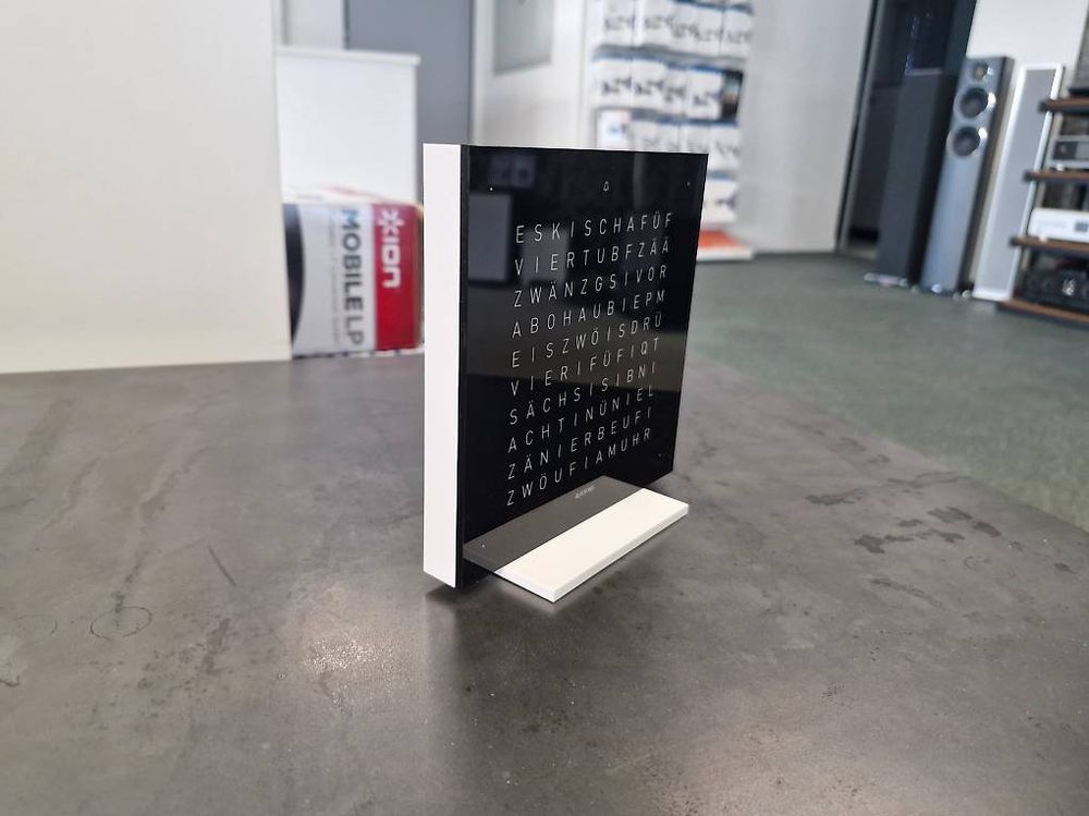 Qlocktwo Touch Uhr (Neu (gemäss Beschreibung)) in Reinach AG für CHF ...