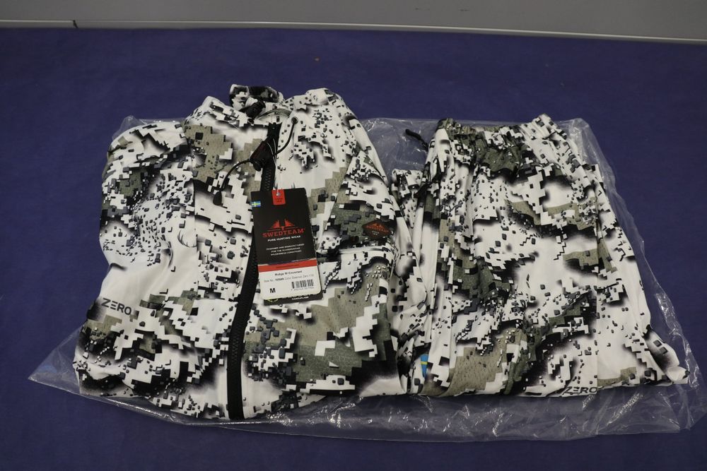 Tarnanzug (Neu und originalverpackt) in Liestal für CHF 9 – mit ...