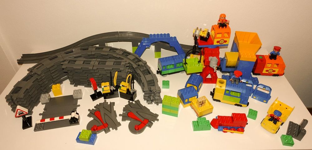Duplo Eisenbahn - 2x Elektrische Lock (Gebraucht) in Zürich für CHF 80 ...