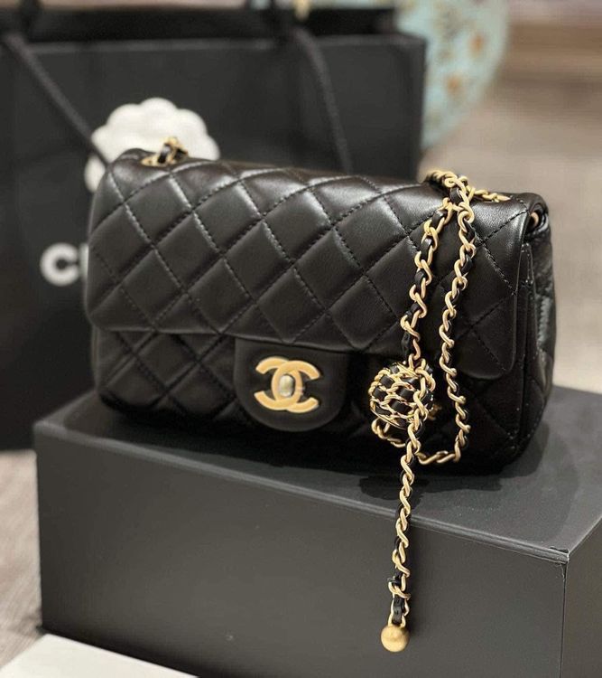 Sac Chanel avec boule charme | Kaufen auf Ricardo