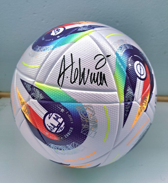 Ballon euro Dédicacé LEHMANN (Neuf (Voir description)) à Neuchâtel pour ...