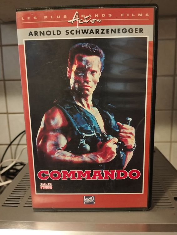 VHS MOVIE COMMANDO 1985 (Gebraucht) in St imier für CHF 7 – mit ...