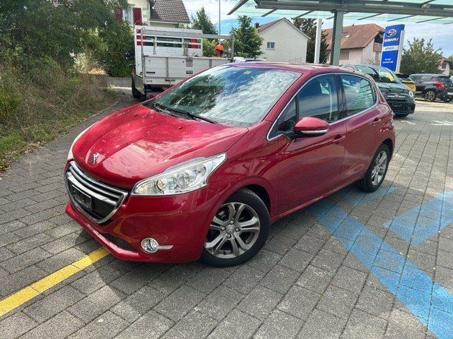 Peugeot 208 Allure 1.2 110 PS, ab Platz ohne Garantie (Gebraucht) in ...