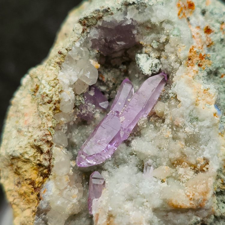 Seltenes italienisches AMETHYST-ZEPTER auf GRÜNEM CHALCEDON (Neu (gemäss Beschreibung)) in ...