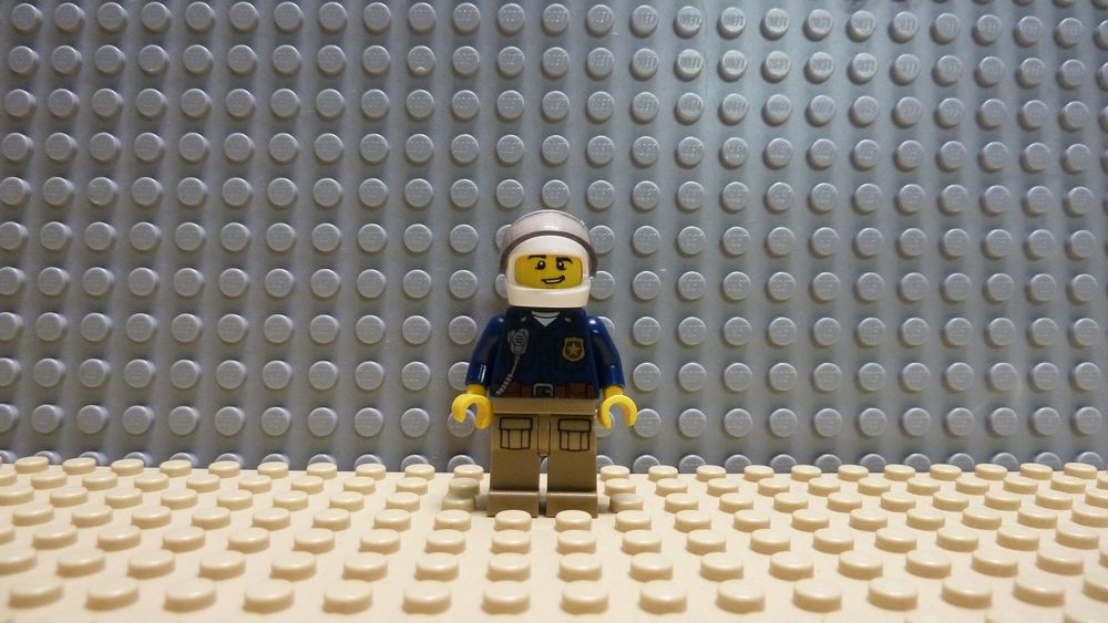 Lego City - Police Officer with White Helmet Minifigure | Kaufen auf ...