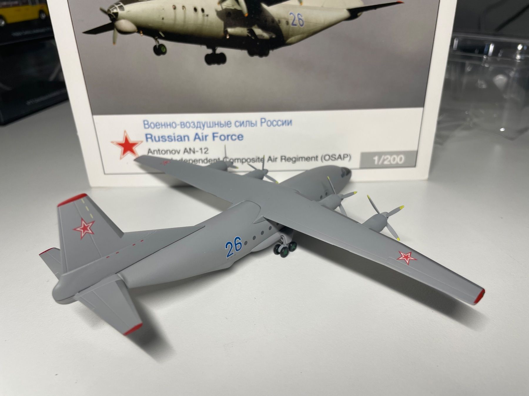 Antonov An-12 Russian Air Force #26 1/200 (Neu und originalverpackt) in ...