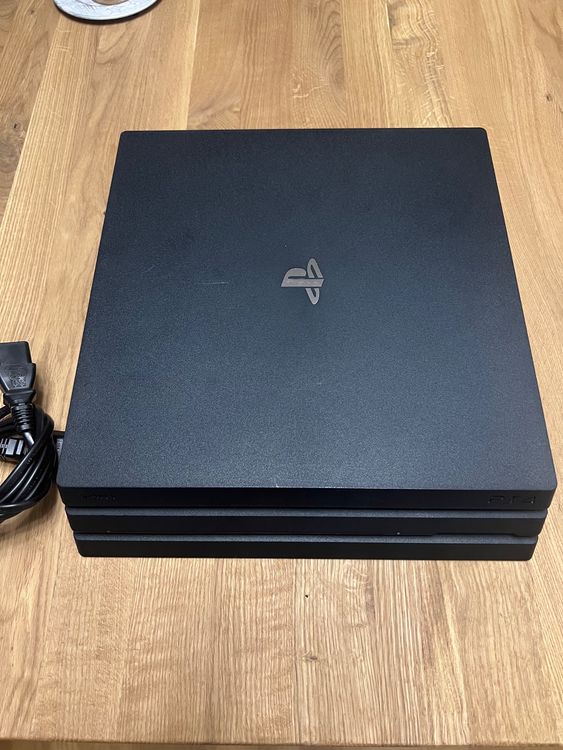 PS4 Pro,1 TB SSHD - CUH-7116B( Modell 2017) (Gebraucht) in Rümlang für ...