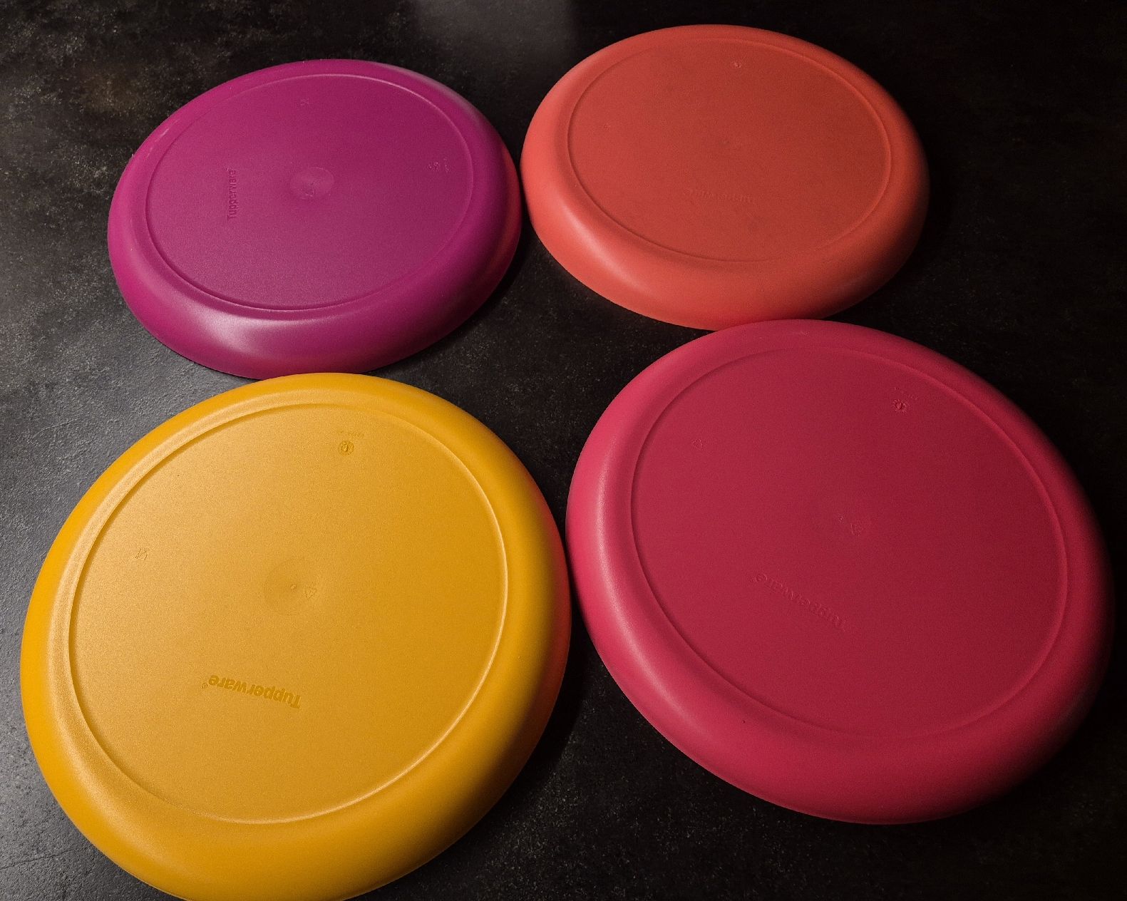 Tupperware Teller Aloha (4 Stück) (Gebraucht) in Steffisburg für CHF 17 ...