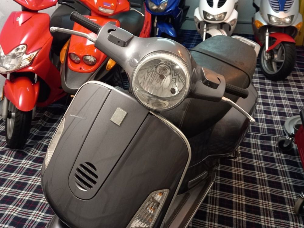 Piaggio Vespa Gt 200 ccm Roller Motorrol (Gebraucht) in Biberist für ...