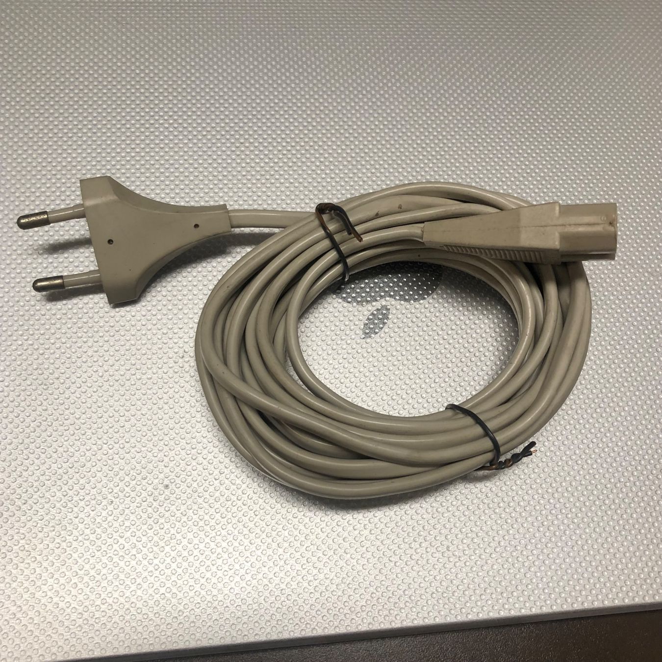 2-poliges C9 Netzanschlusskabel „BB6781“, ‘MORPH’ (Gebraucht) in ...