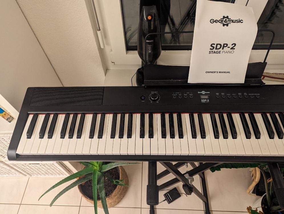 SDP-2 Stage-Piano von Gear4music mit Ständer, Pedal und Kopf (Neu (gemäss Beschreibung)) in ...