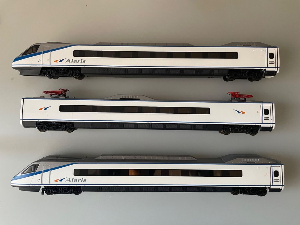 ALARIS Lokomotive und Wagen Set RENFE H0 (Lima) (Neu (gemäss ...