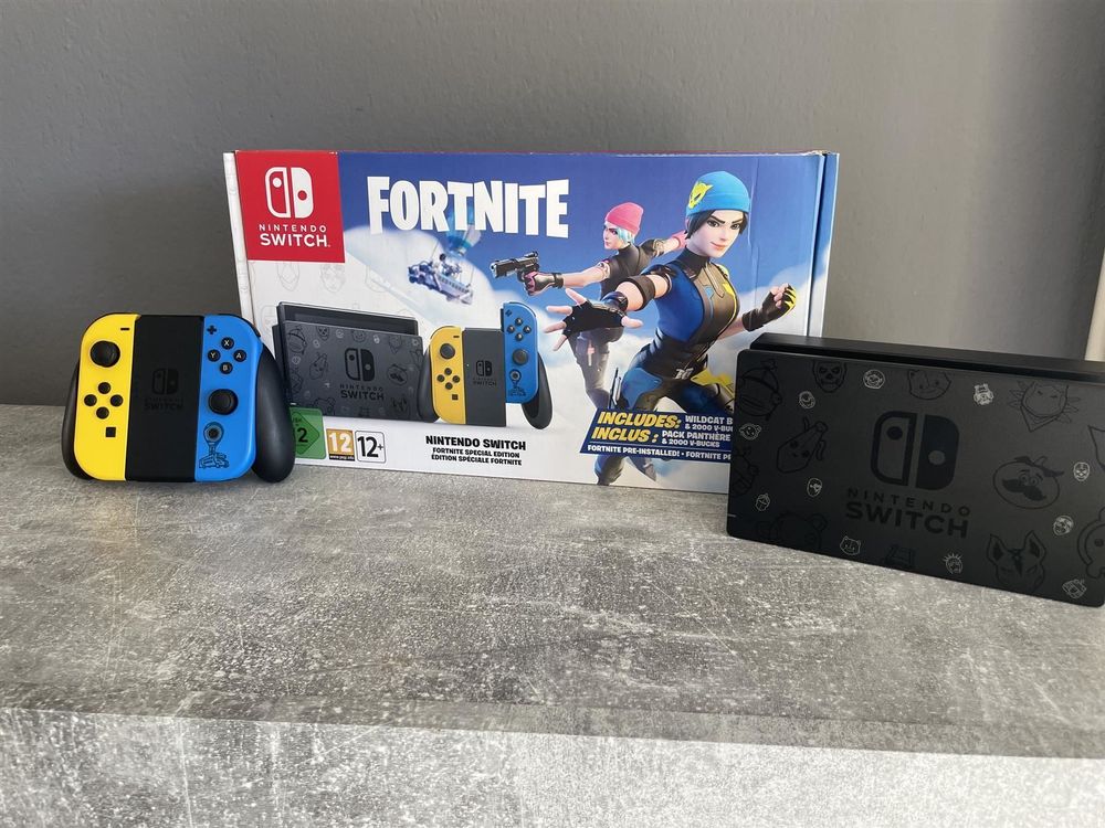 Nintendo Switch Fortnite - Limitierte Dock Station Set (Gebraucht) in ...