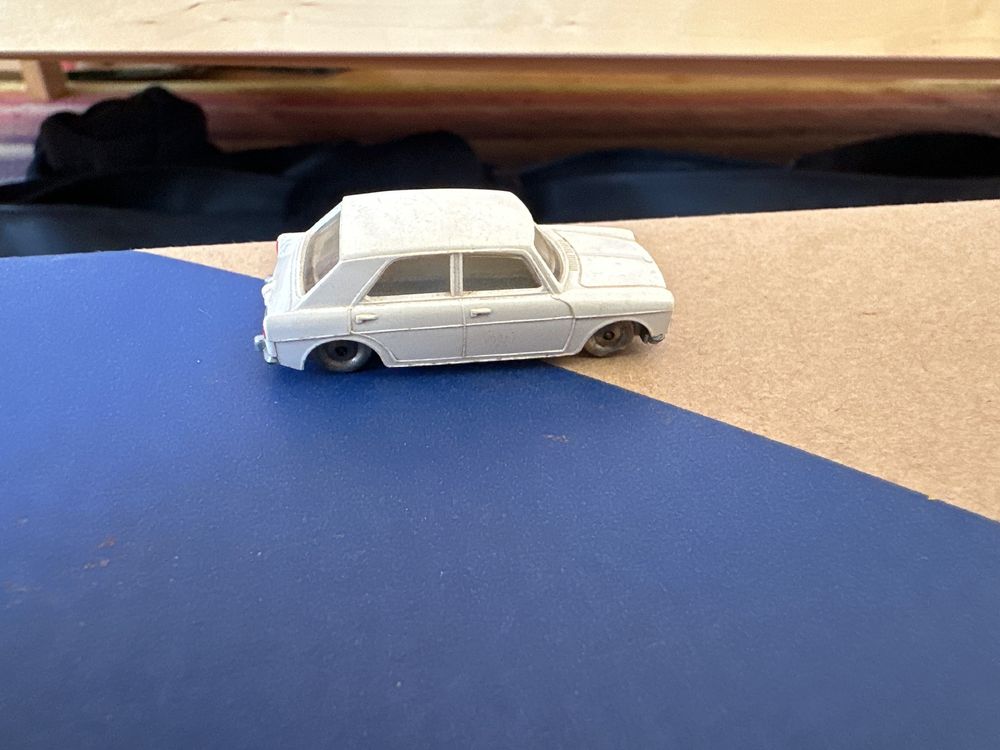 LEGO Morris-1100 (Gebraucht) in Binningen für CHF 9.9 – mit Lieferung ...