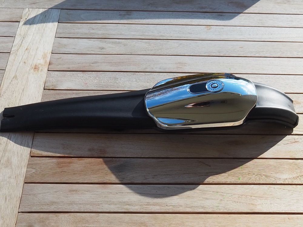 Harley Breakout Tank Console (Gebraucht) in Grüningen für CHF 50 – mit ...