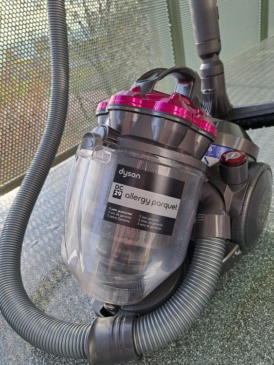 Dyson Staubsauger DC29 allergy parquet | Kaufen auf Ricardo