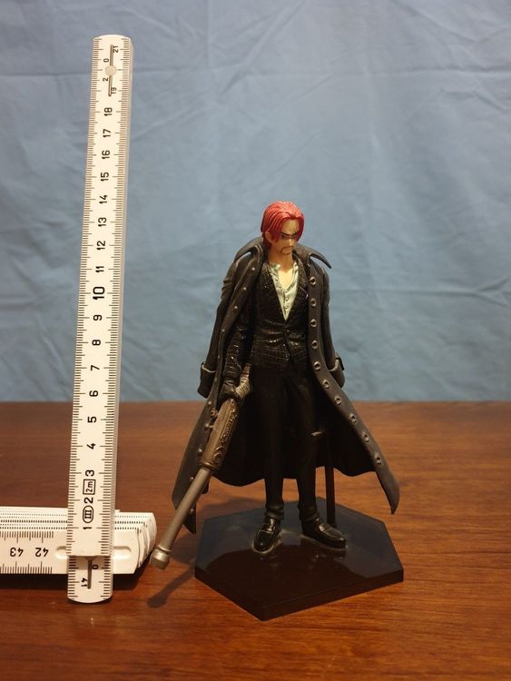 Shanks Strong World One Piece PVC Figur von Bandai (Gebraucht) in ...
