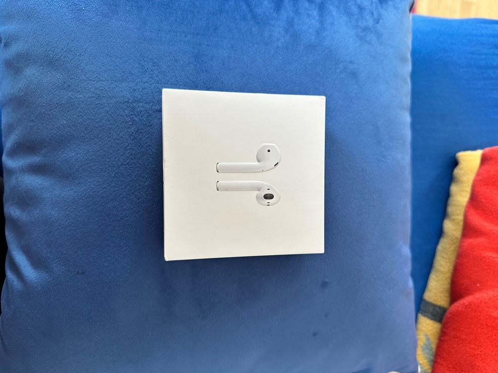 AirPods mit Case | Kaufen auf Ricardo
