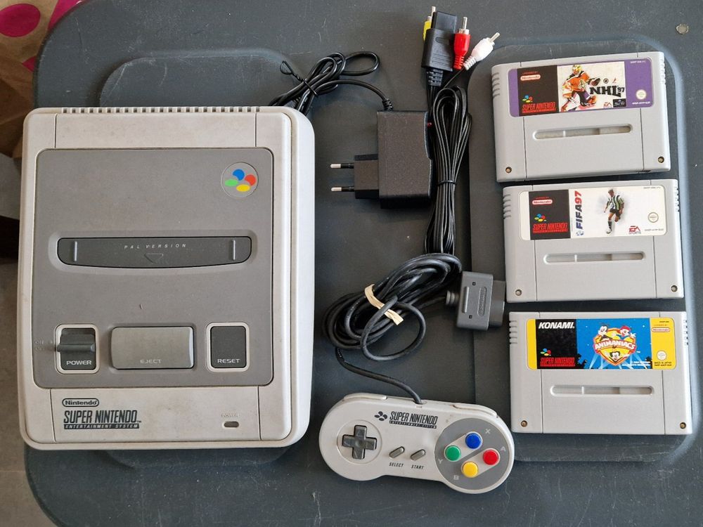 Super Nintendo PAL + 3 Jeux (D'occasion) à La Tour-de-Peilz pour CHF ...