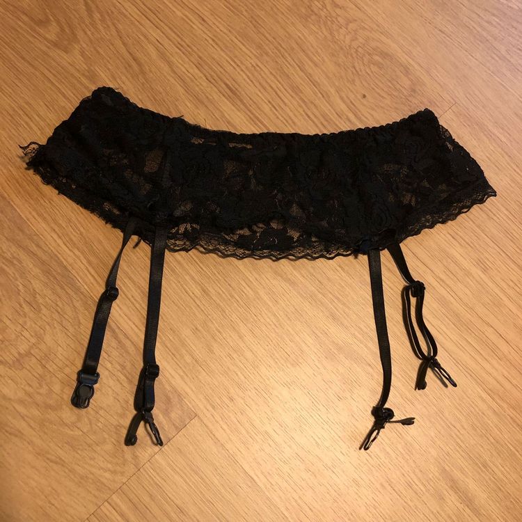 Strapsenhalter mit Spitze (Gebraucht) in Zürich für CHF 5 – mit ...