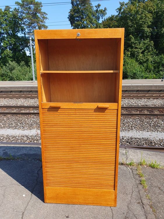 Sehr schöner Rollladenschrank aus heller Eiche (Ref. 118) | Kaufen auf Ricardo