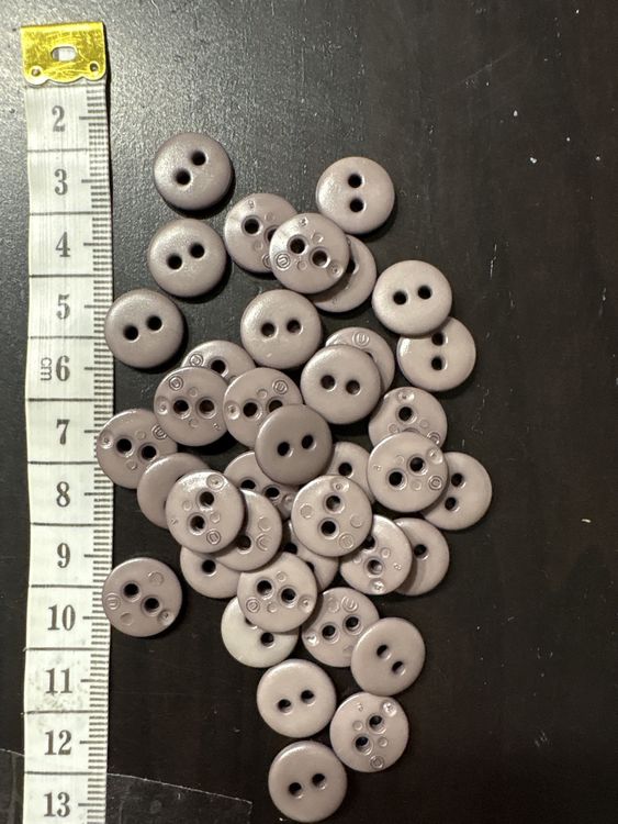 Knöpfe braun (Neu (gemäss Beschreibung)) in Anglikon für CHF 2 – mit Lieferung auf Ricardo kaufen