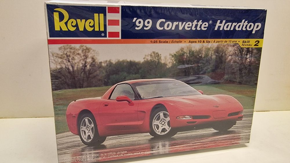 Revell Chevrolet Corvette 99' Plastikmodellbau 1/25 (Neu (gemäss ...