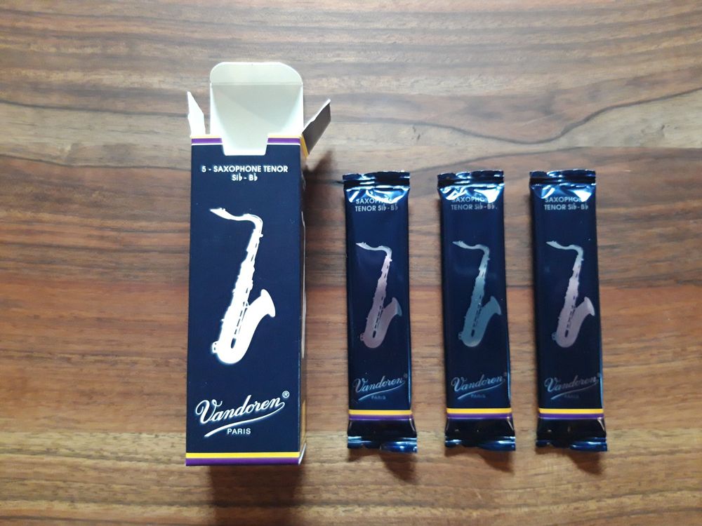 Vandoren Classic 3 Reeds für Tenorsaxophon Stärke 2 (Neu und originalverpackt) in Wolfhalden für ...
