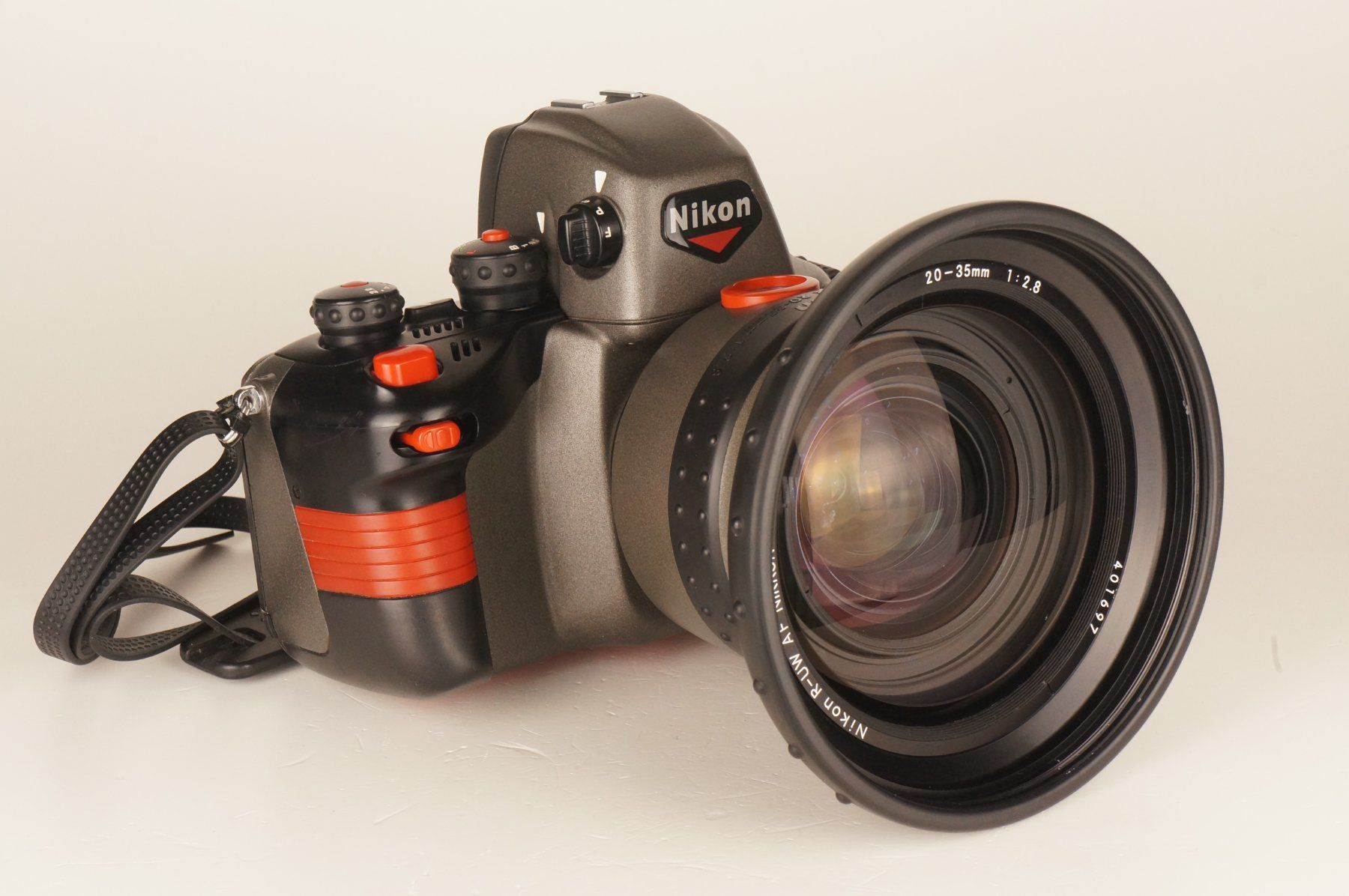 Nikon Nikonos RS AF-Unterwasserkamera R-UW AF Nikkor 20-35mm (D ...