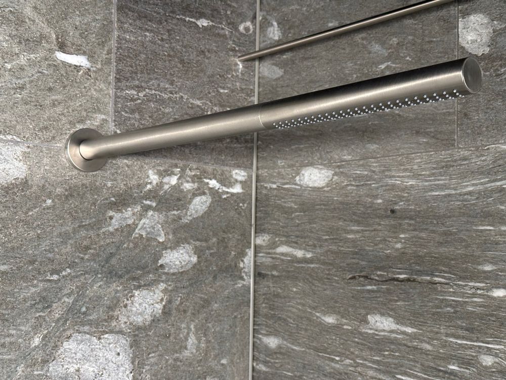 VOLA Kopfbrause 080ST-40; L: 50cm; Edelstahl massiv, wie neu (Neu (gemäss Beschreibung)) in ...