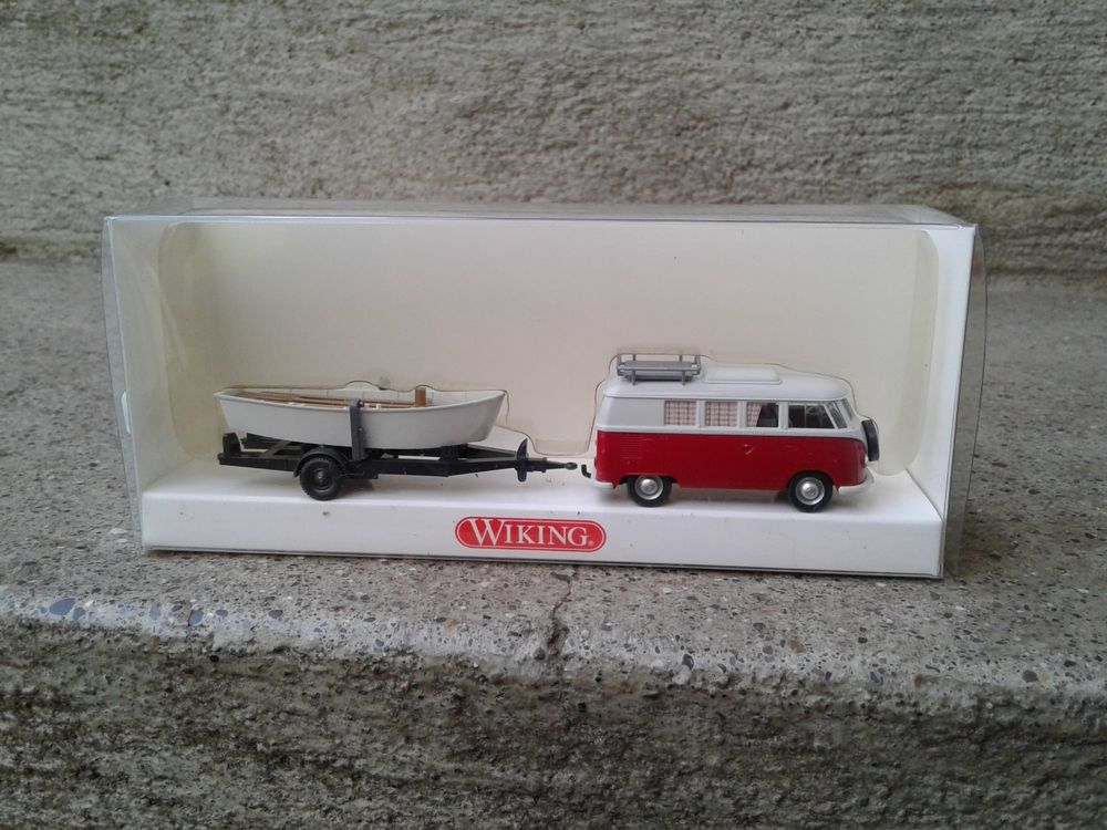 WIKING VW Bus T1 Camping Bus mit Boot 1:87 (D'occasion) à Küssnacht am Rigi pour CHF 12 – avec ...