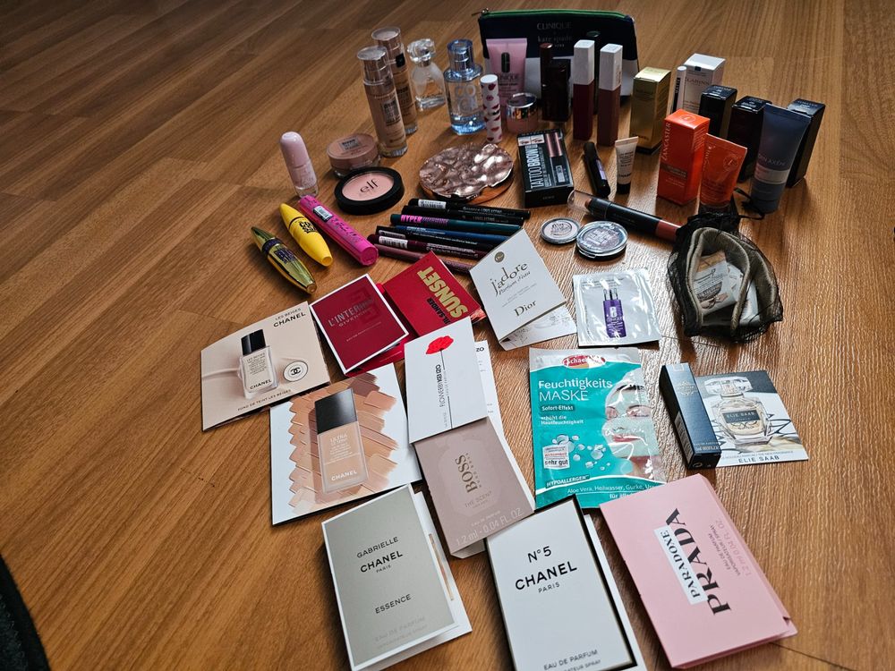 Mega beauty Set (Neu (gemäss Beschreibung)) in Basel für CHF 40 – mit ...