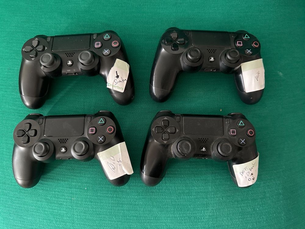 Lot manettes console PlayStation 4 (Gebraucht) in Troinex für CHF 25 ...